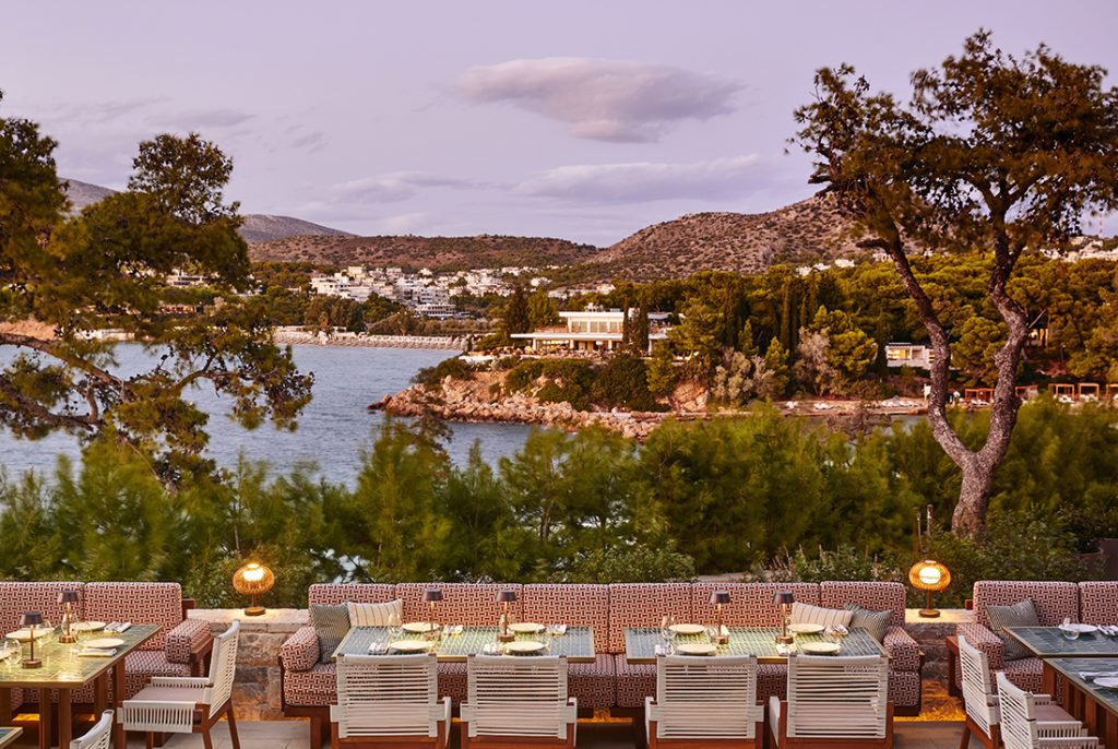 Vouliagmeni Restaurants: Uncover the SeaFront Culinary Delights